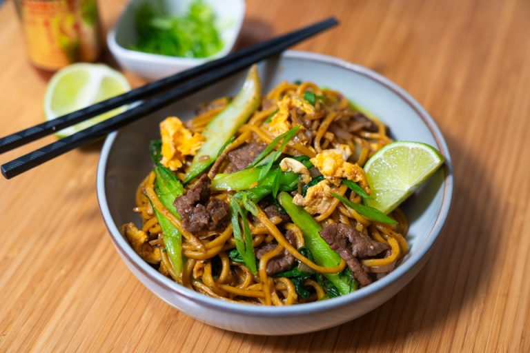Mee Goreng with Beef and Bok Choy – Flo Lum